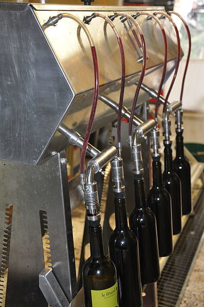 How is wine made? The ancient art of winemaking (Video) - Vincarta